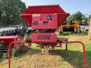 New and Used Toro PROPASS 200 Demount Top Dresser for sale on ...